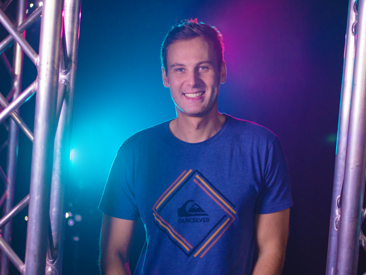 挑戰 AE 視覺特效極限｜專訪 Andrew Kramer ｜ Motioner 二棲知學｜做你設計路上的學習嚮導